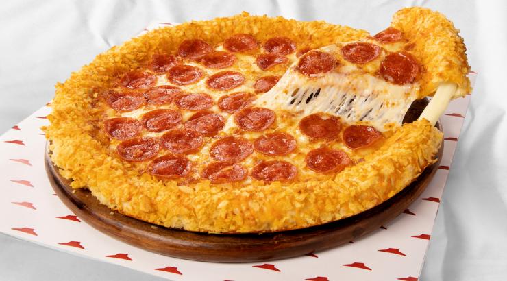 La Crunchy Cheesy Crust Lay’s en exclusivité chez Pizza Hut - France Pizza